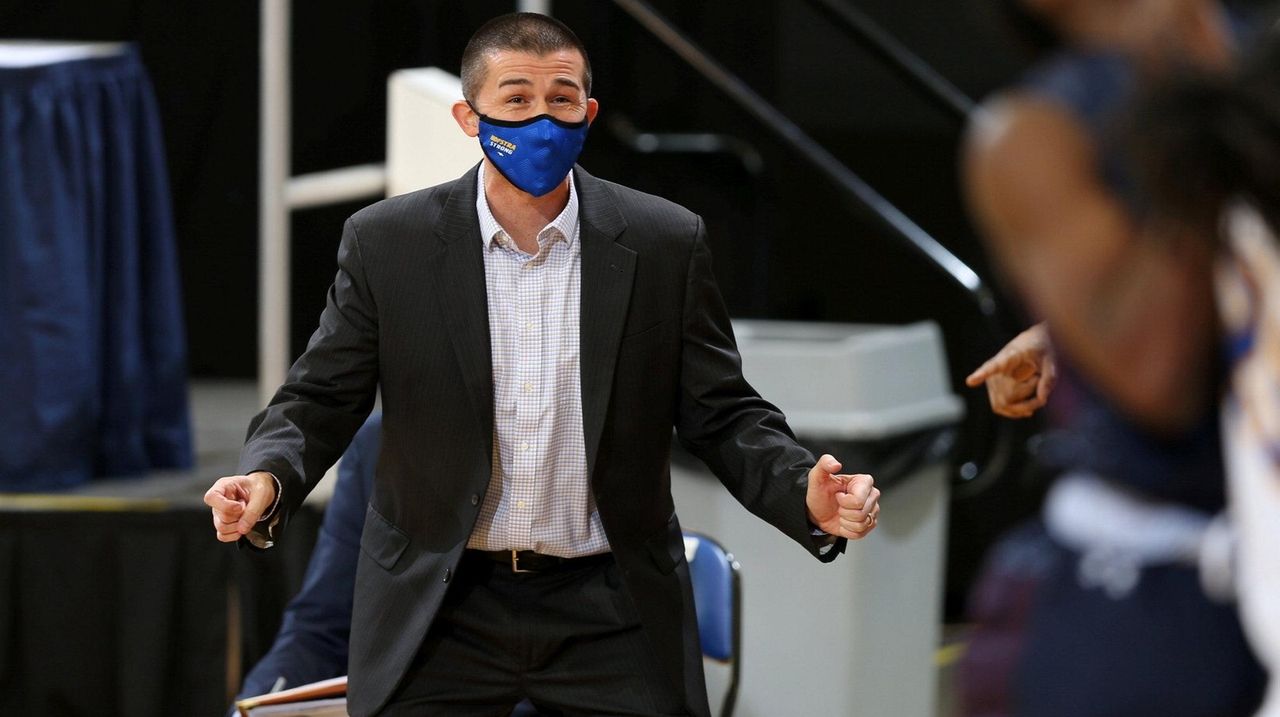 Hofstra men's hoops ousted from CAA Tournament by Elon - Newsday