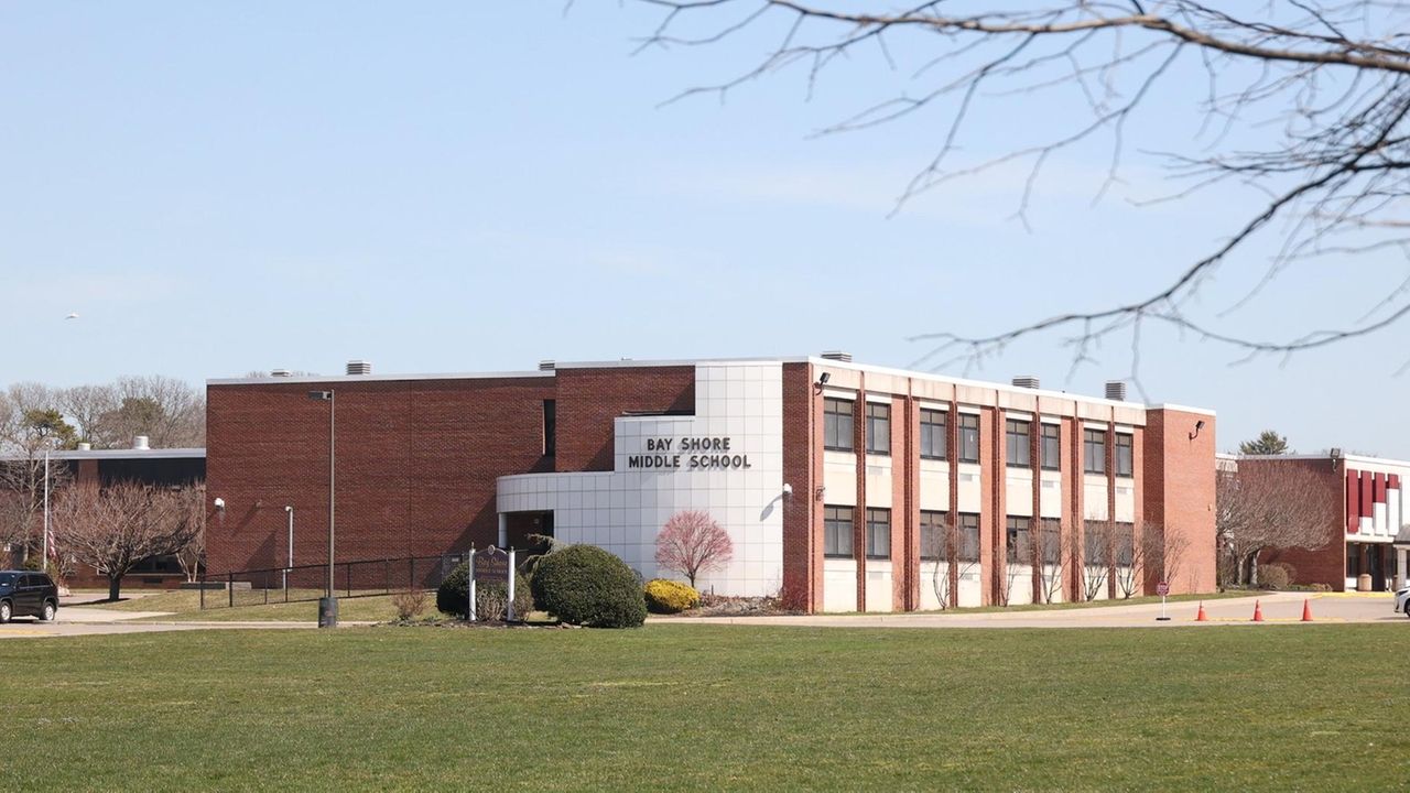 Bay Shore school bus driver charged in sexual abuse of girl over 1½ year period - Newsday