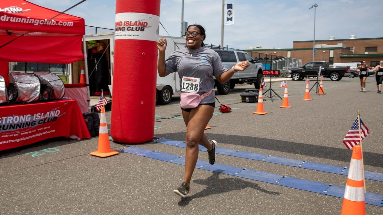 Runners, walkers raise money for peer support project honoring Army ...
