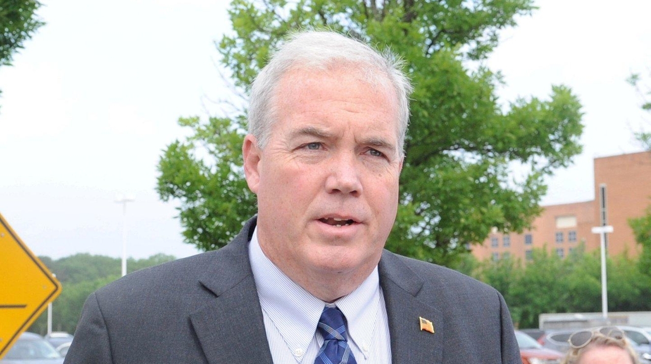 Edward Walsh prison surrender delayed by federal judge - Newsday