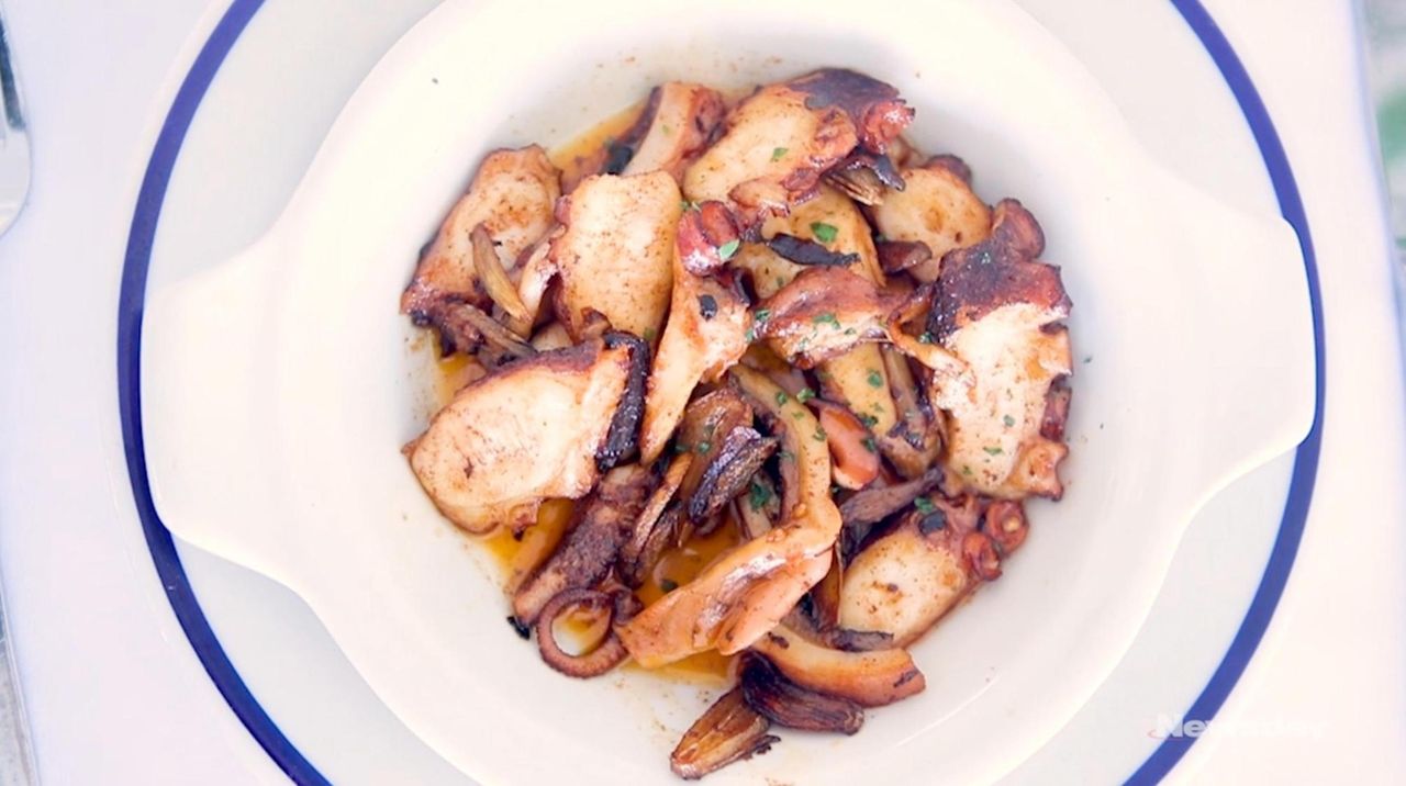 Pier 95 review: Freeport seafood restaurant remains one of Long Island ...