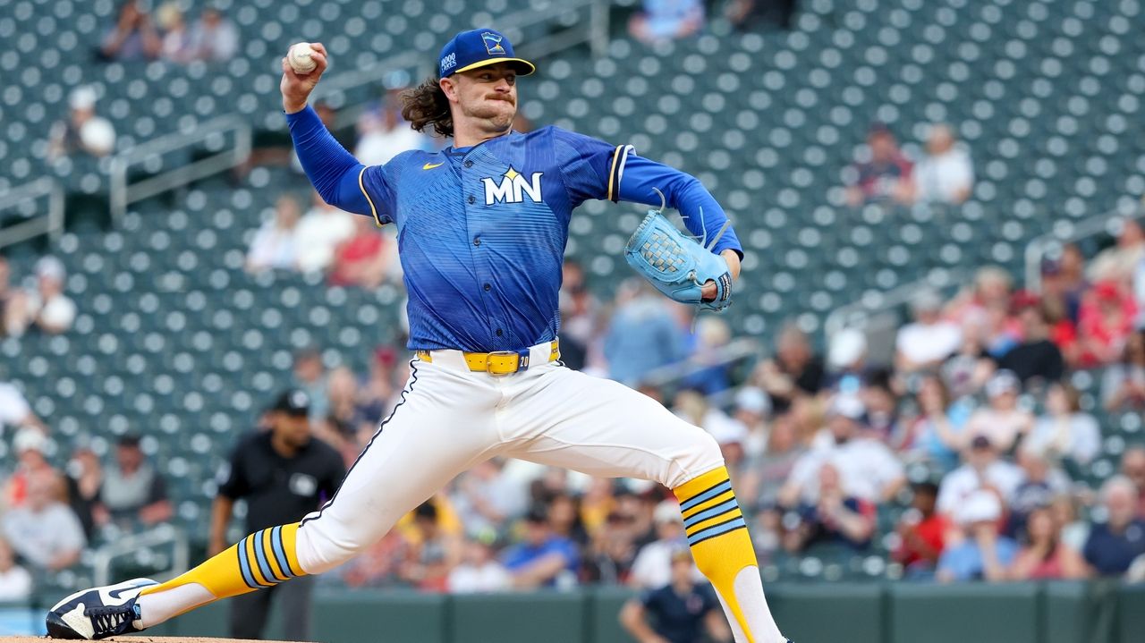 Paddack honored with soaking surprise after taking rare start into 8th ...