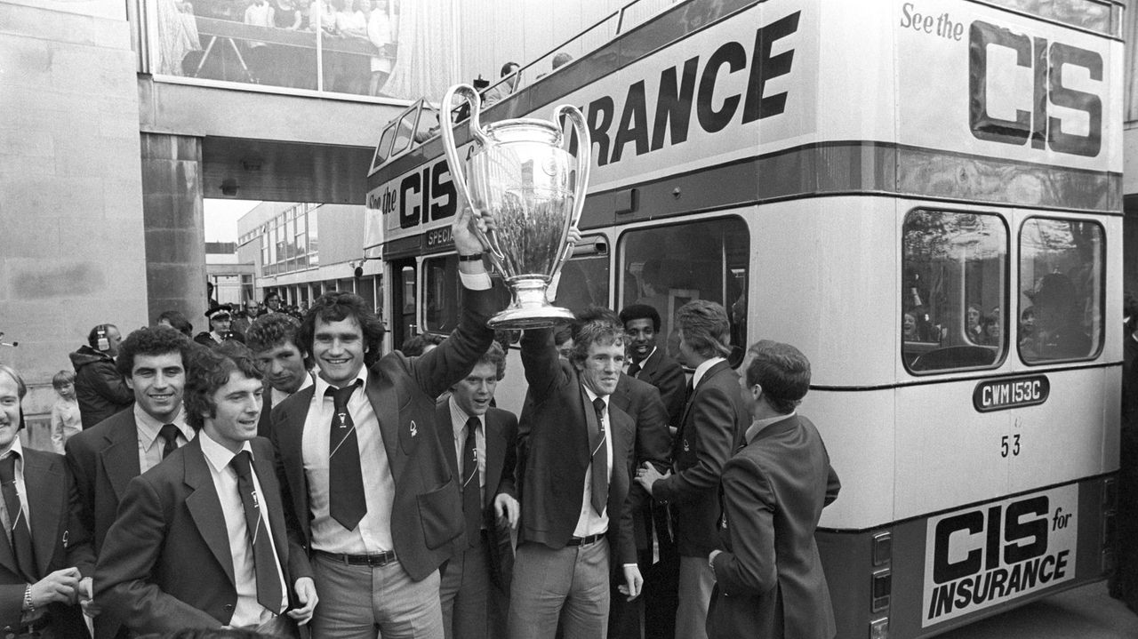 Larry Lloyd, former Liverpool and Nottingham Forest defender, dies at ...