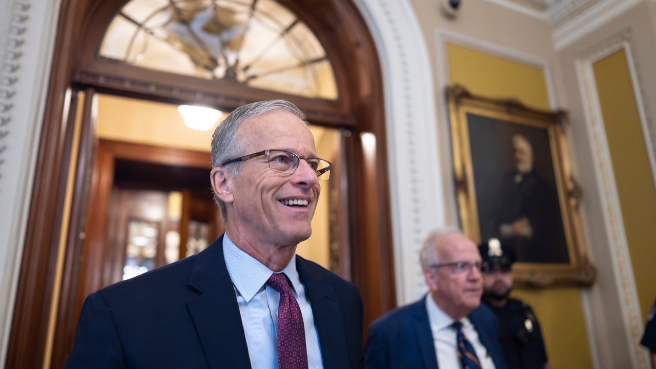 Senate confirms 48 of Trump's nominees at once after changing the ...