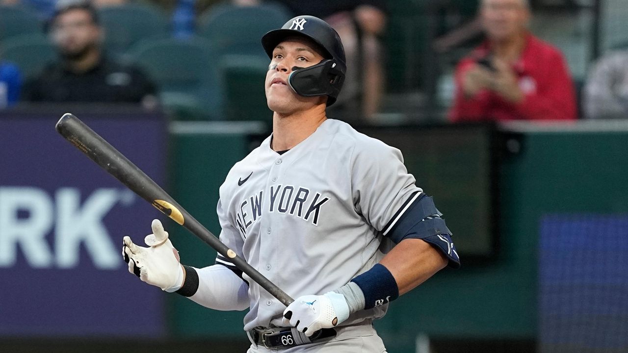 Yankees place Aaron Judge on 10-day injured list with right hip strain - Newsday