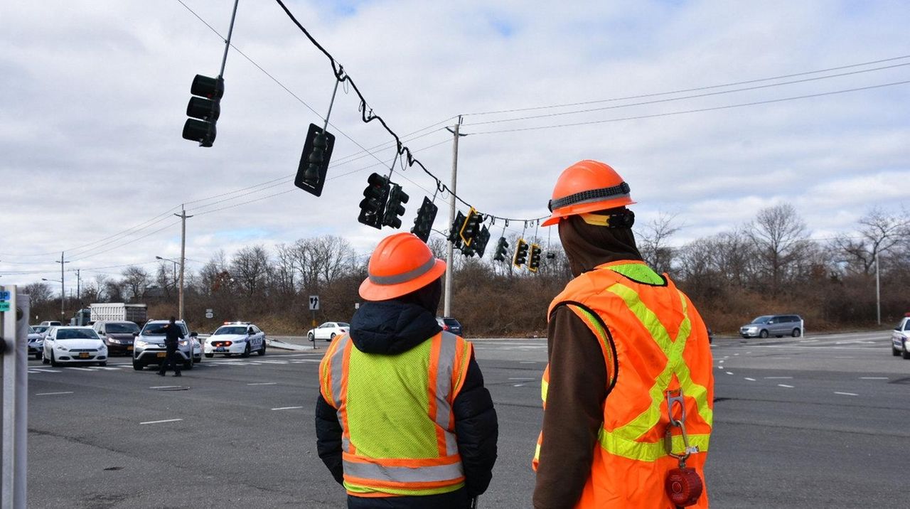 DOT: Route 110 reopens after low-hanging traffic lights - Newsday