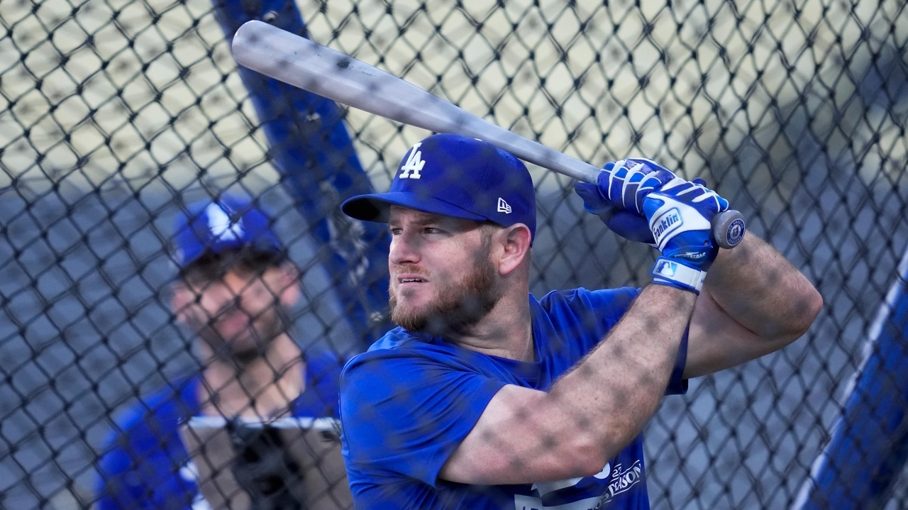 Max Muncy and LA Dodgers agree to $24 million, 2-year contract ...