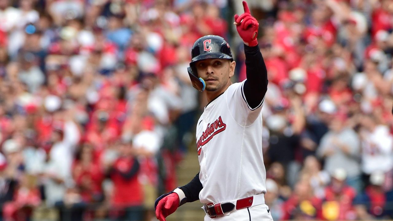 Guardians trade Gold Glove 2B Andrés Giménez to Blue Jays, get RHP Luis Ortiz in deal with ...