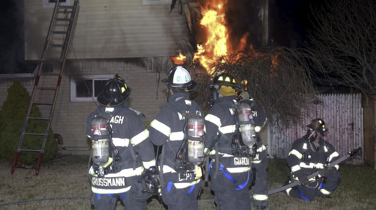 Two occupants hurt in Wantagh house fire, officials say - Newsday