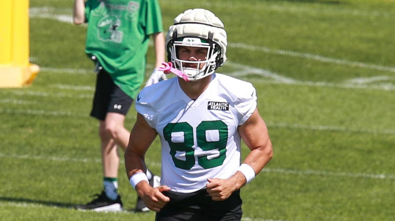 Jets are expecting a big third season for LI's Jeremy Ruckert - Newsday