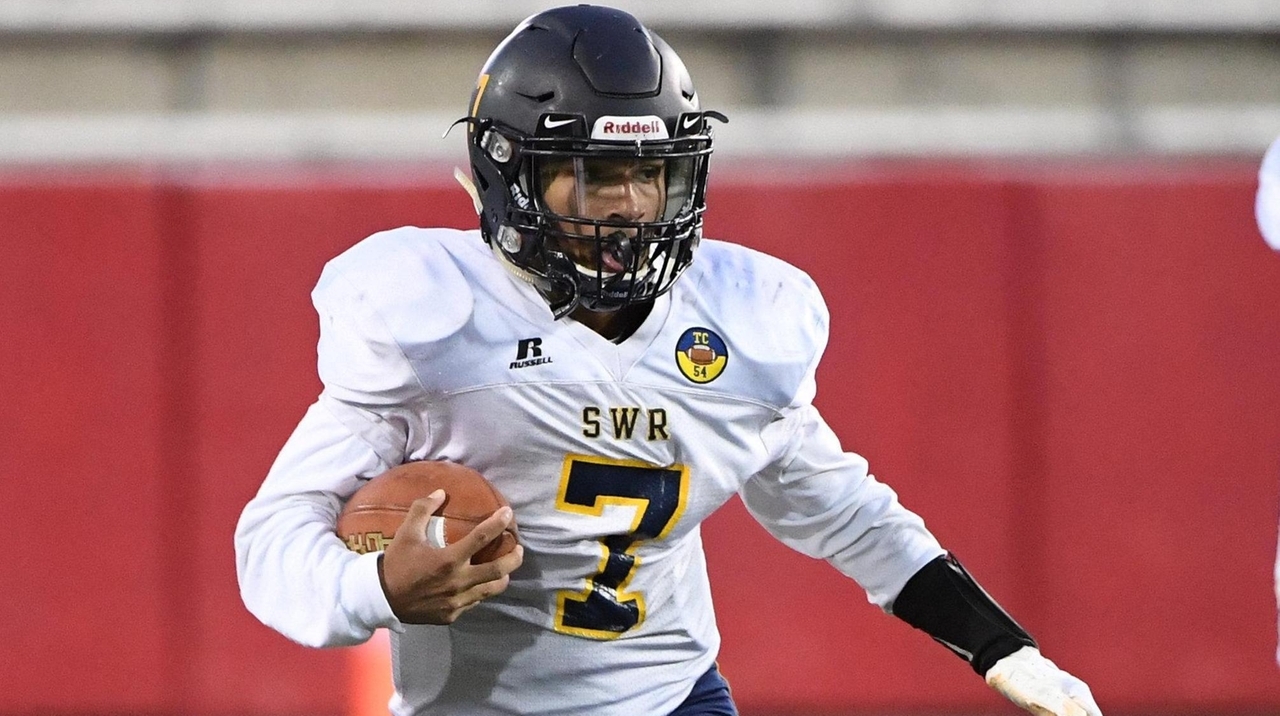 Suffolk football seedings heading into the 2019 season - Newsday
