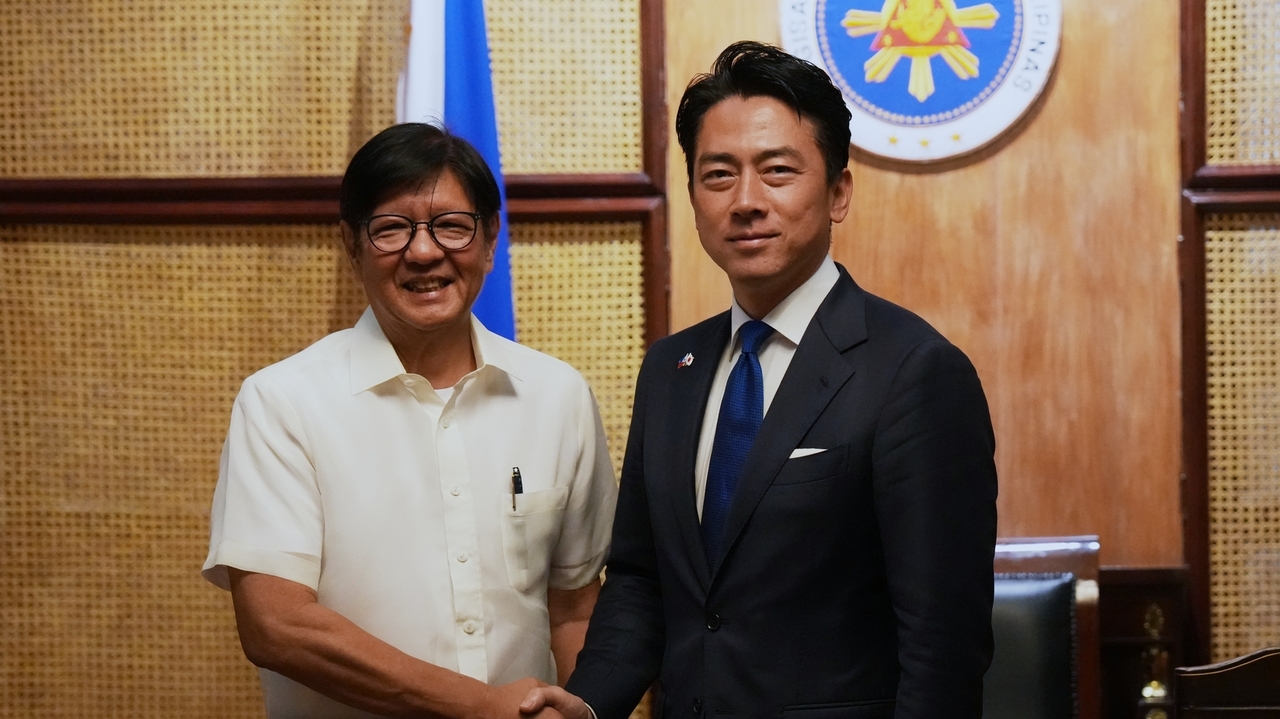 Japan and Philippines agree to weapons pact talks as China's 'coercive ...
