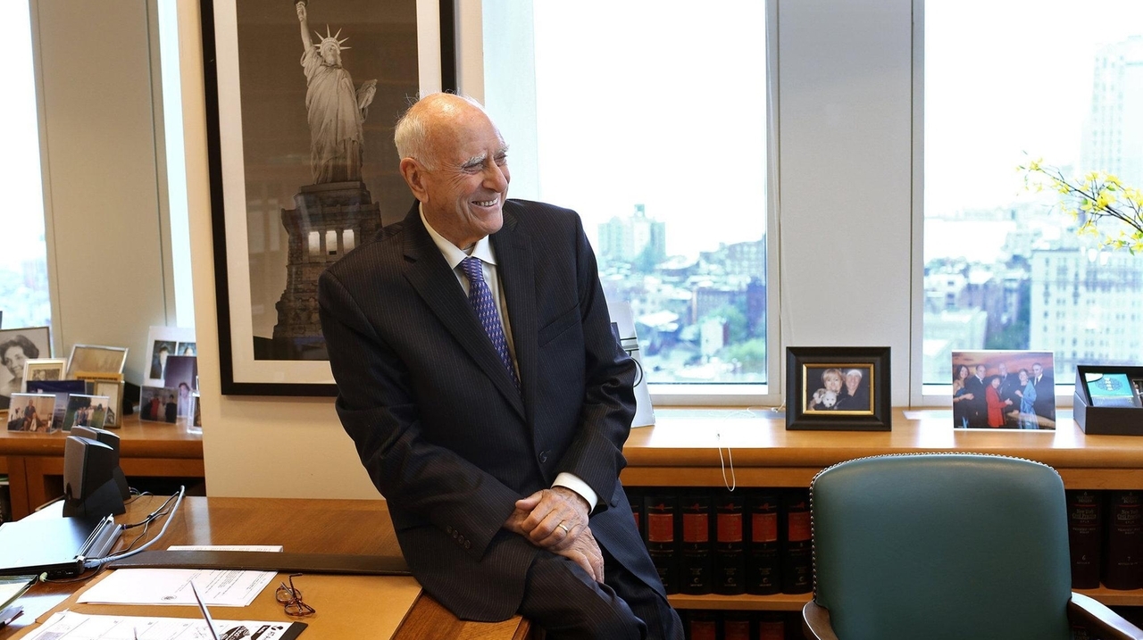 Jack Weinstein, legal maverick on federal bench, dead at 99 - Newsday