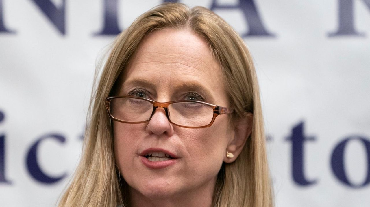 Queens DA: Commack real estate agent charged in scheme to forge ...