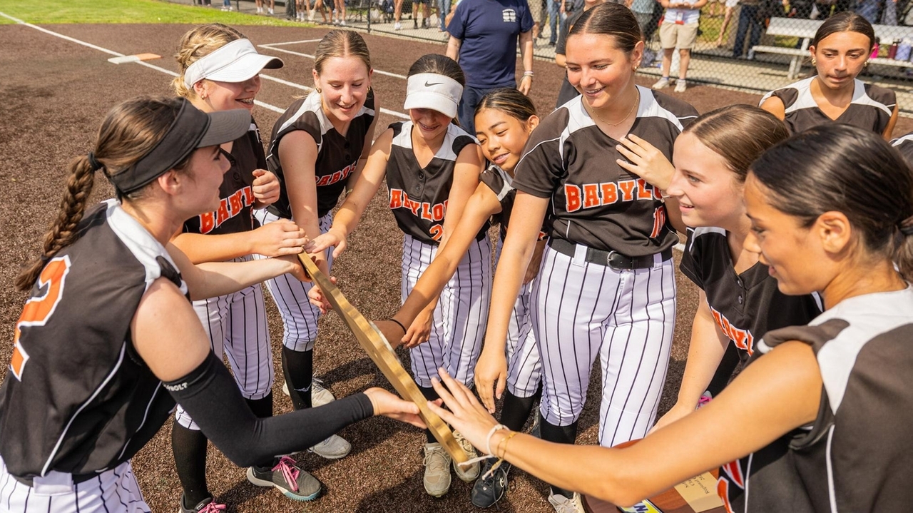 Long Island Class B softball final photos: Carle Place vs. Babylon ...