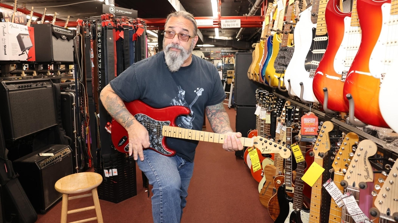 All Music keeps rock 'n' roll alive in Plainview after 40 years - Newsday
