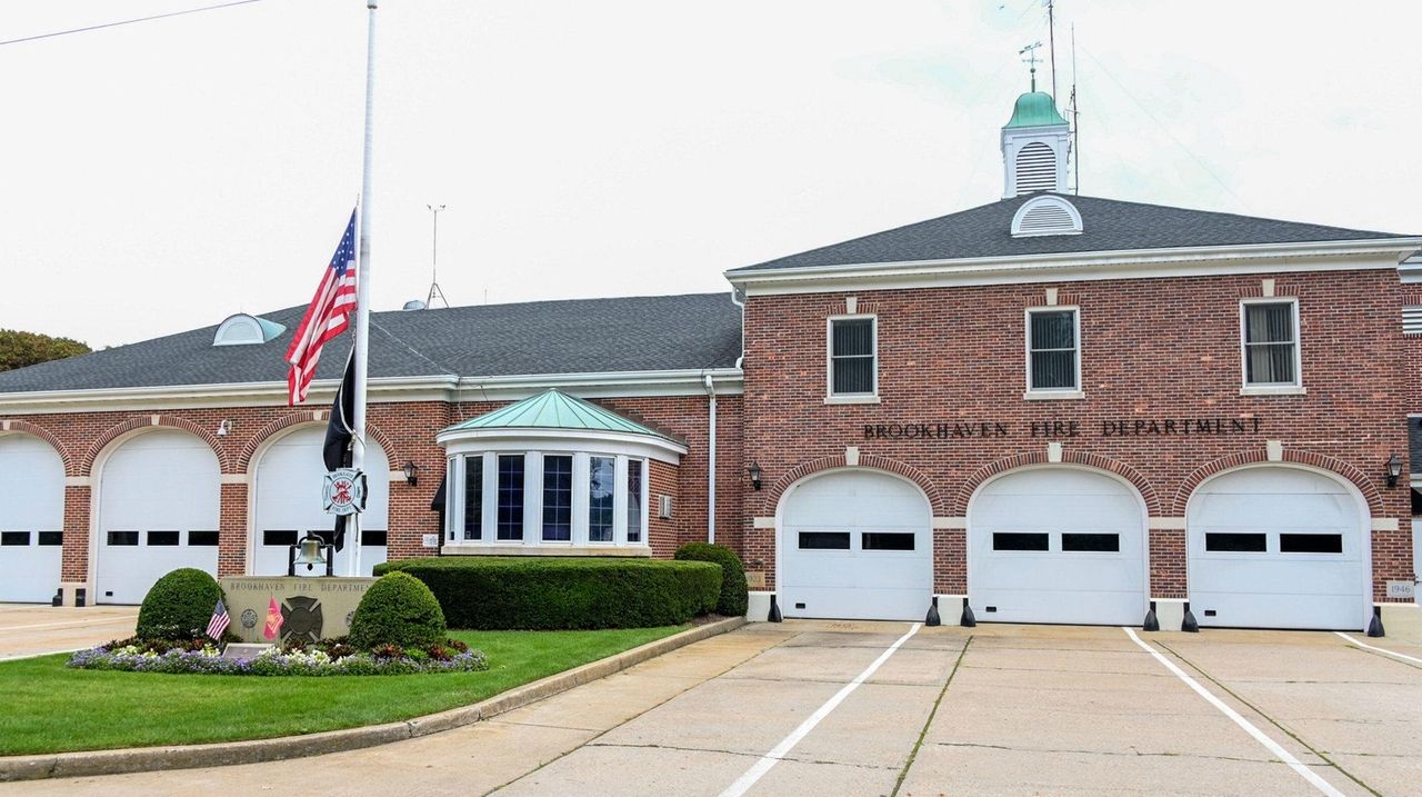 Cuomo: State probing Confederate flag display on Brookhaven fire ...