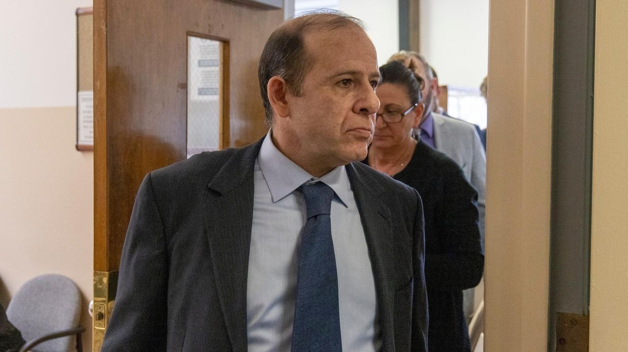 Jacob Burbar, of West Hempstead, charged with making death threats to ...