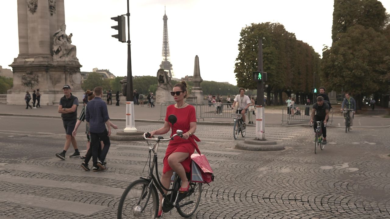 Long a city that embraced cars, Paris is seeing a new kind of road rage ...