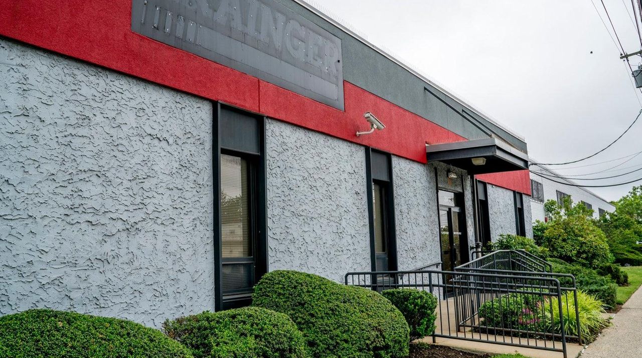 Keystone Electronics moving to New Hyde Park - Newsday