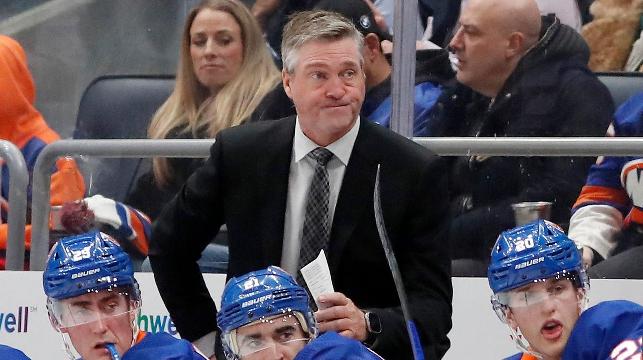 Patrick Roy keeping himself and Islanders away from massive Montreal ...
