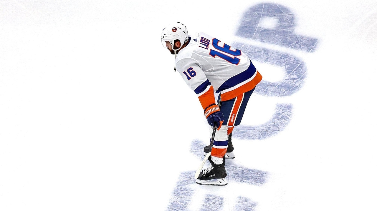 Islanders' Andrew Ladd played in his first game since March in Game 2 ...