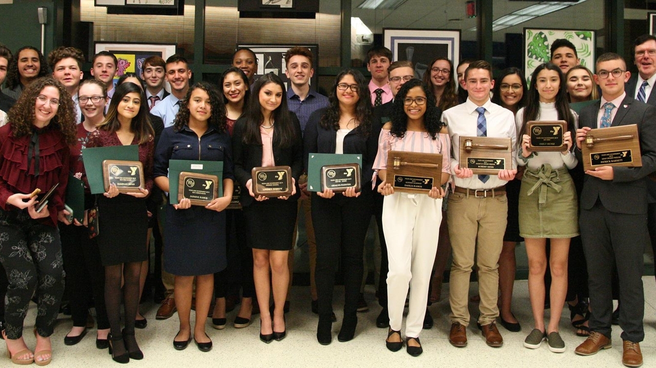 William Floyd students dominate at state government conference - Newsday