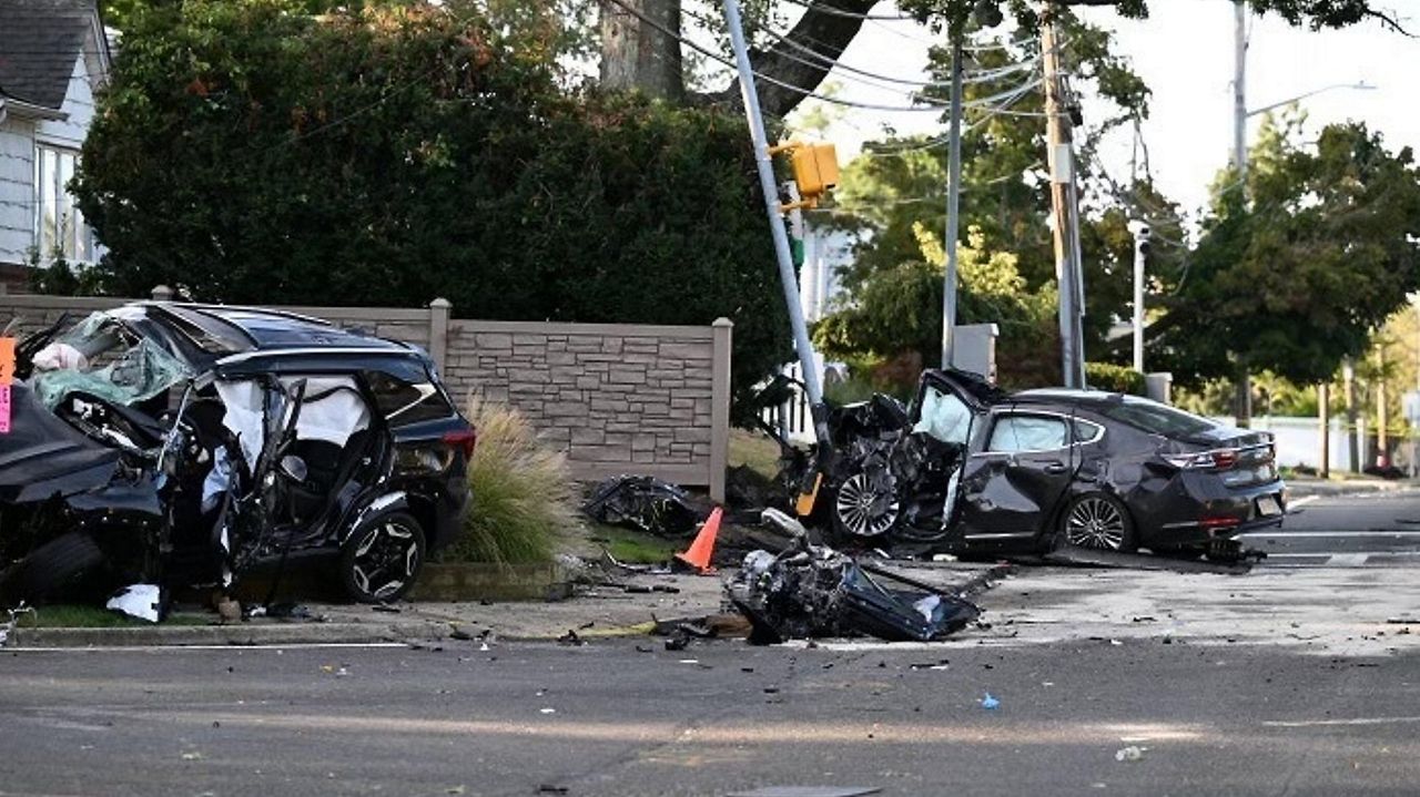 Michael Desmond, 33, Riley Goot, 18, killed in two-car West Babylon ...