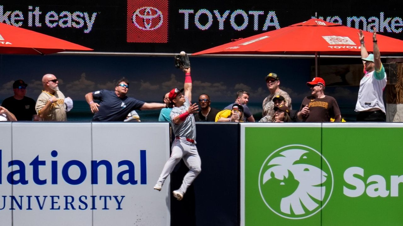 Stuart Fairchild's sensational catch robs Manny Machado of a 3-run ...