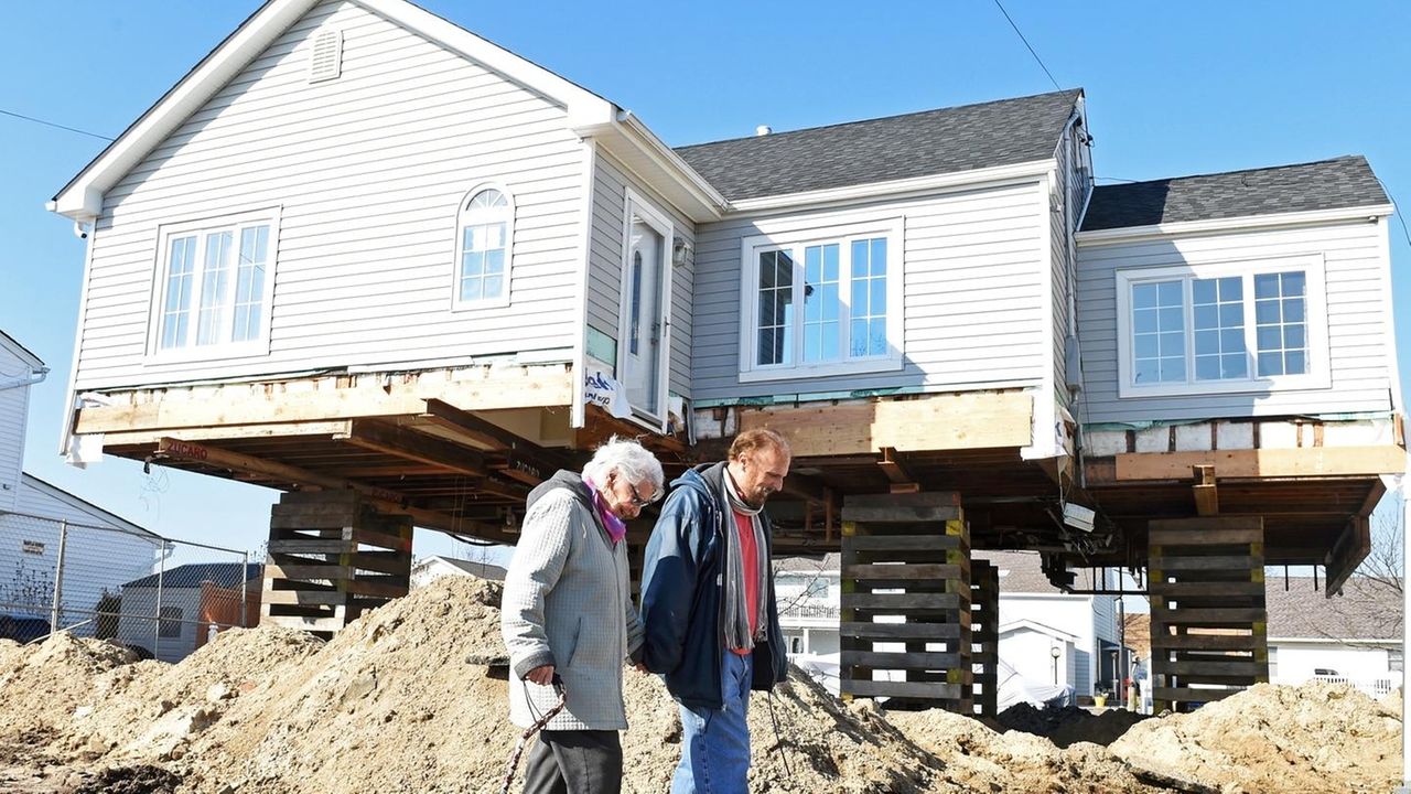 Sandy contractor disputes bedevil LI homeowners - Newsday