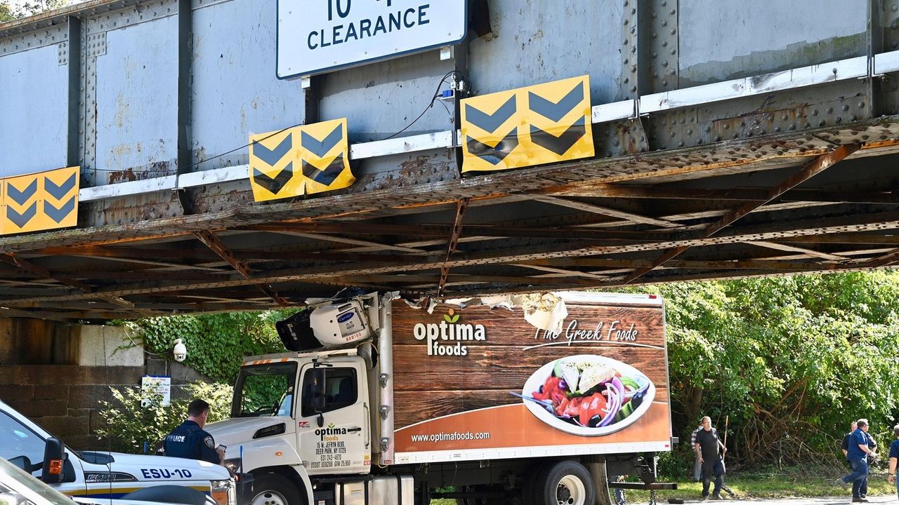 Bridge strikes in New York by oversized vehicles: State launches ...