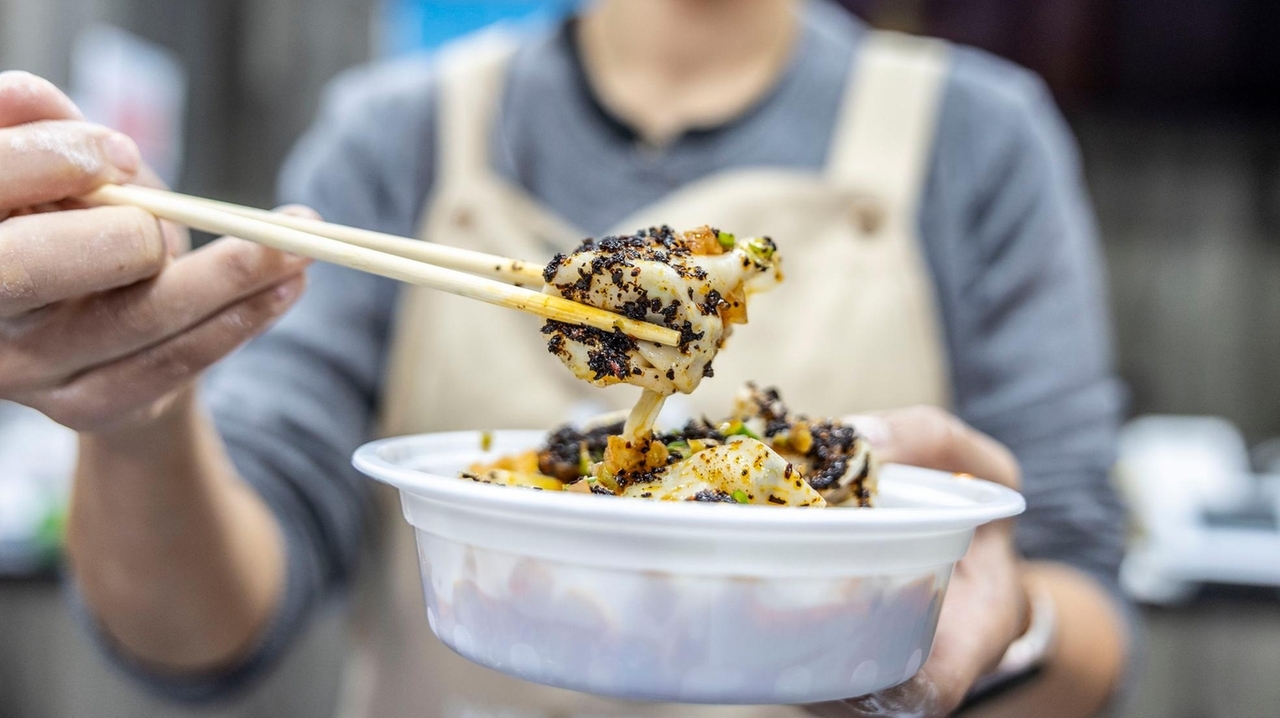 Try viral dumplings and more on this LI food crawl - Newsday