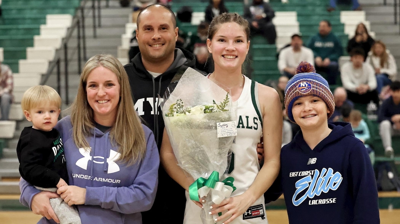 Girls hoops notebook: Gilmore becomes Floyd's all-time leading scorer ...