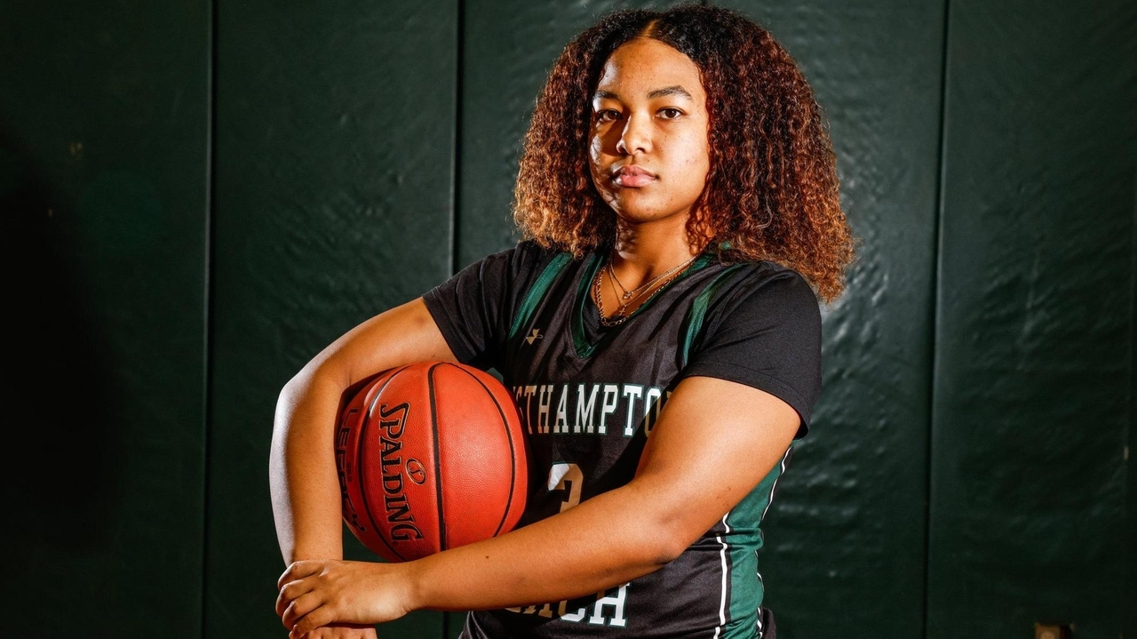 Westhampton's Sandra Clarke continues to play like a star - Newsday