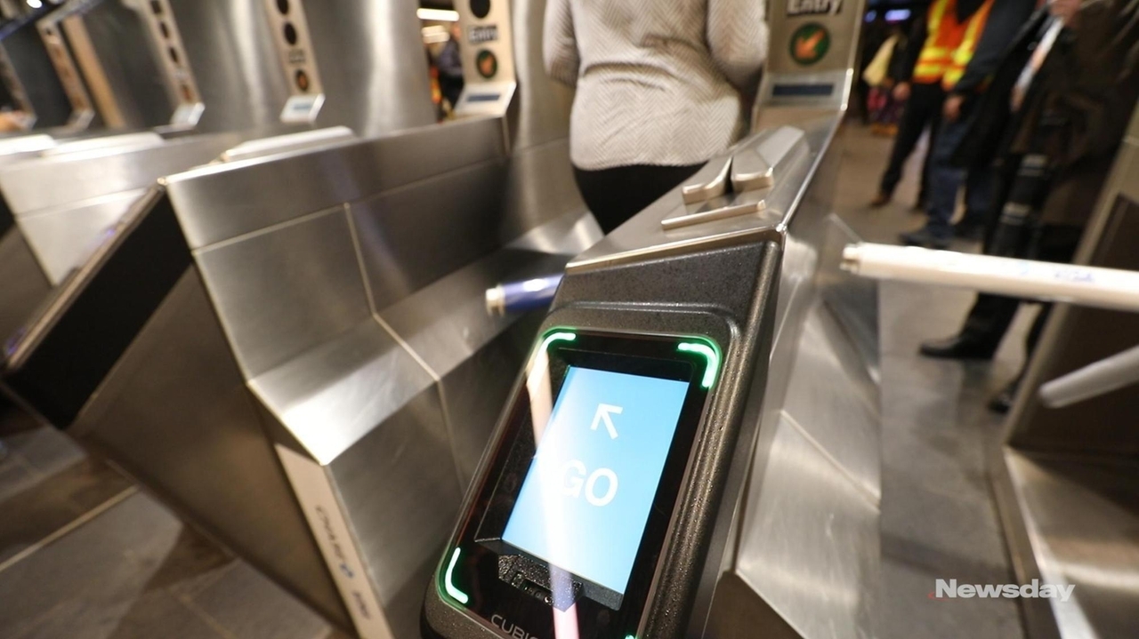 MTA unveils new fare payment system at Penn Station's subway turnstiles ...