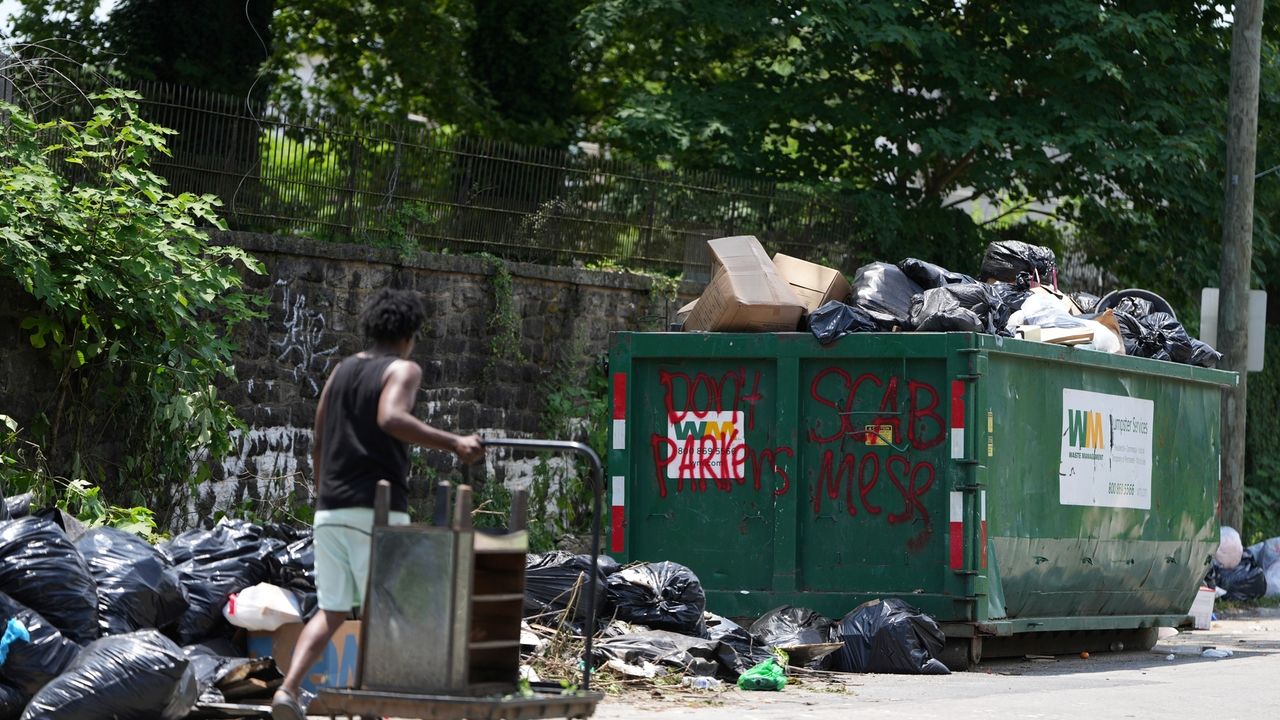 Philadelphia workers and city reach a deal to end strike that halted ...