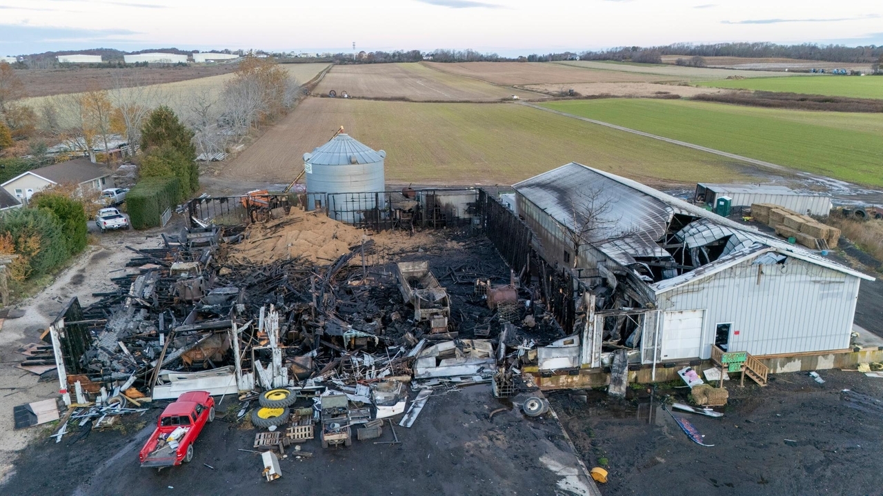 Historic Wells Farm barns destroyed in fire - Newsday