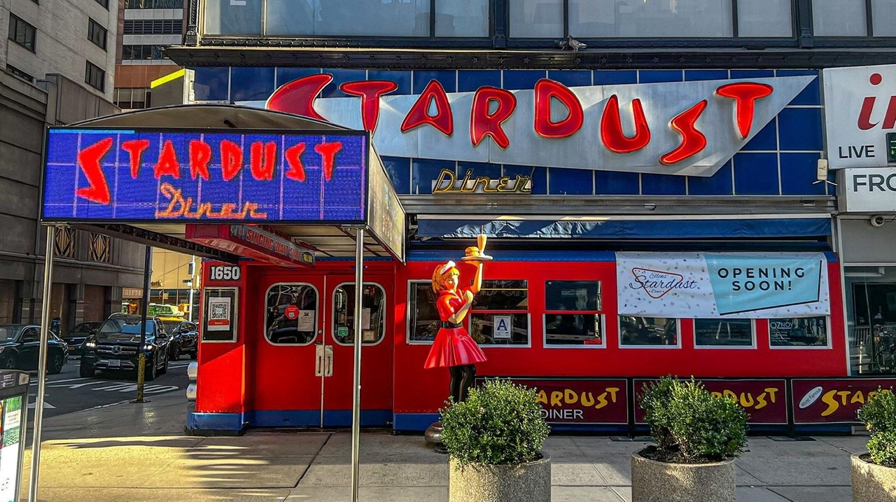Ellen's Stardust Diner raises curtain with assist from LI's Lessing's ...