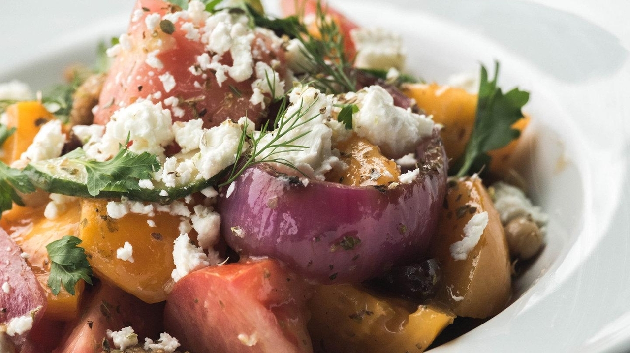 Ara Greek Kitchen & Bar opens in Commack - Newsday
