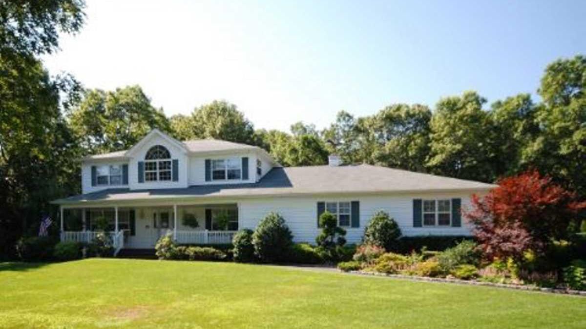 Open House Watch: See homes in Ridge - Newsday