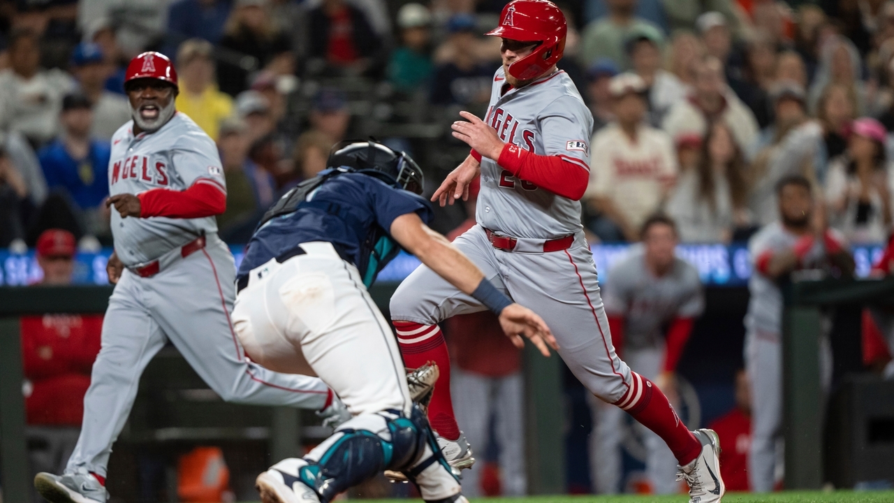 Jo Adell drives in go-ahead run in ninth as Angels beat Mariners 3-1 ...