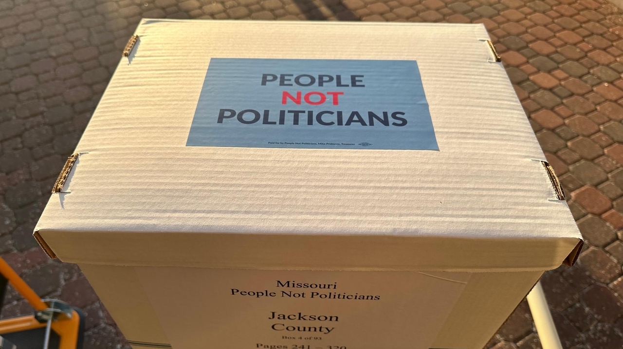 Voters sue to suspend Missouri's new congressional map until a ...