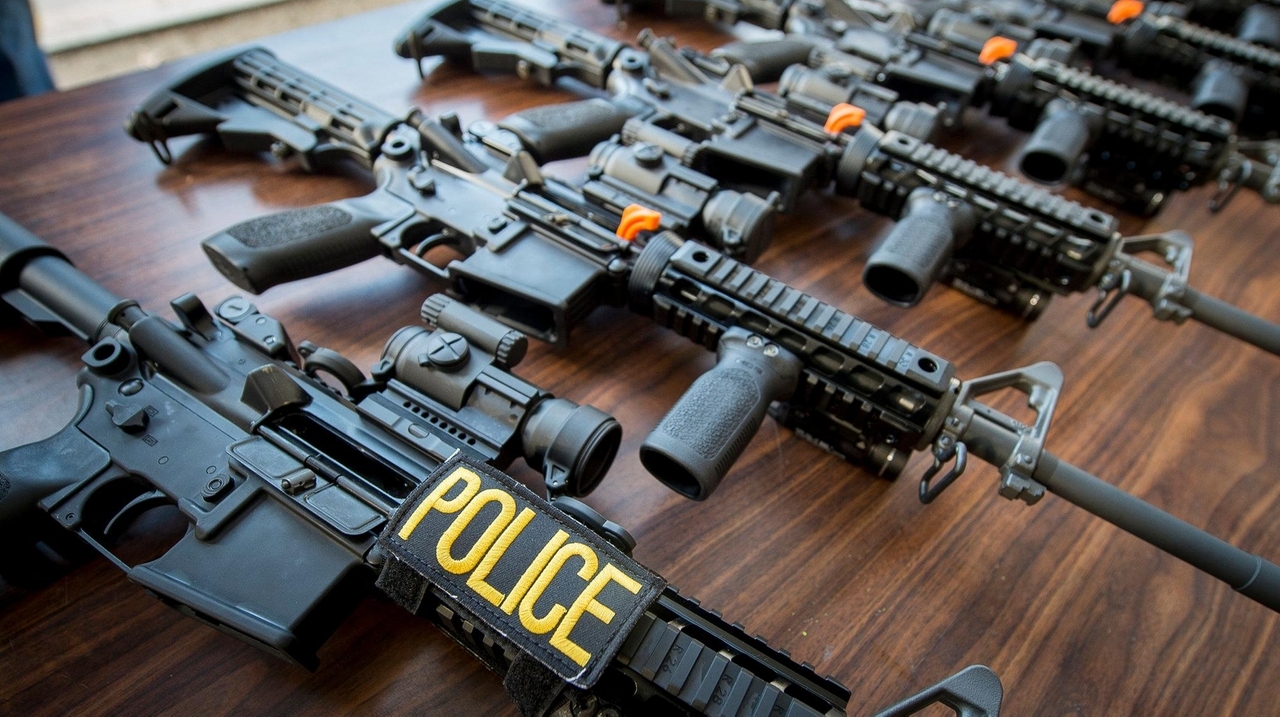 Nassau police union, brass face off over tactical weapon use - Newsday