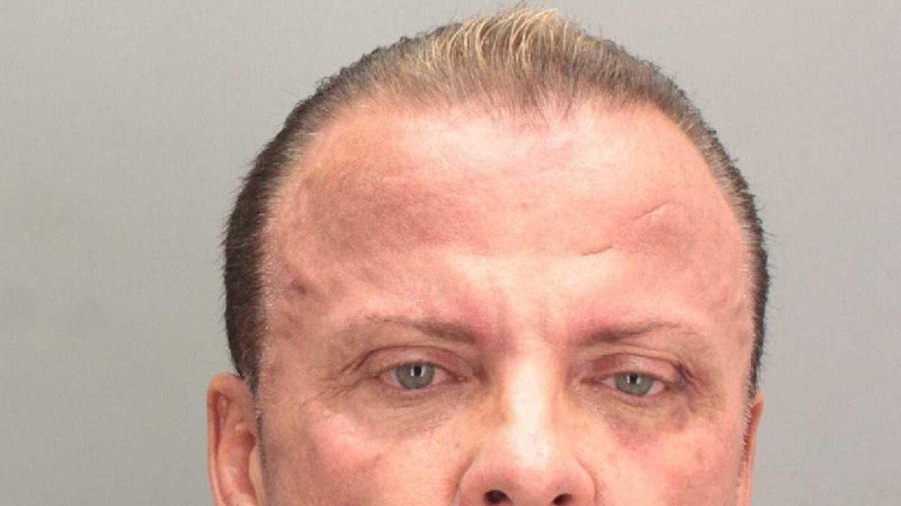 Florida man charged with running drug ring - Newsday