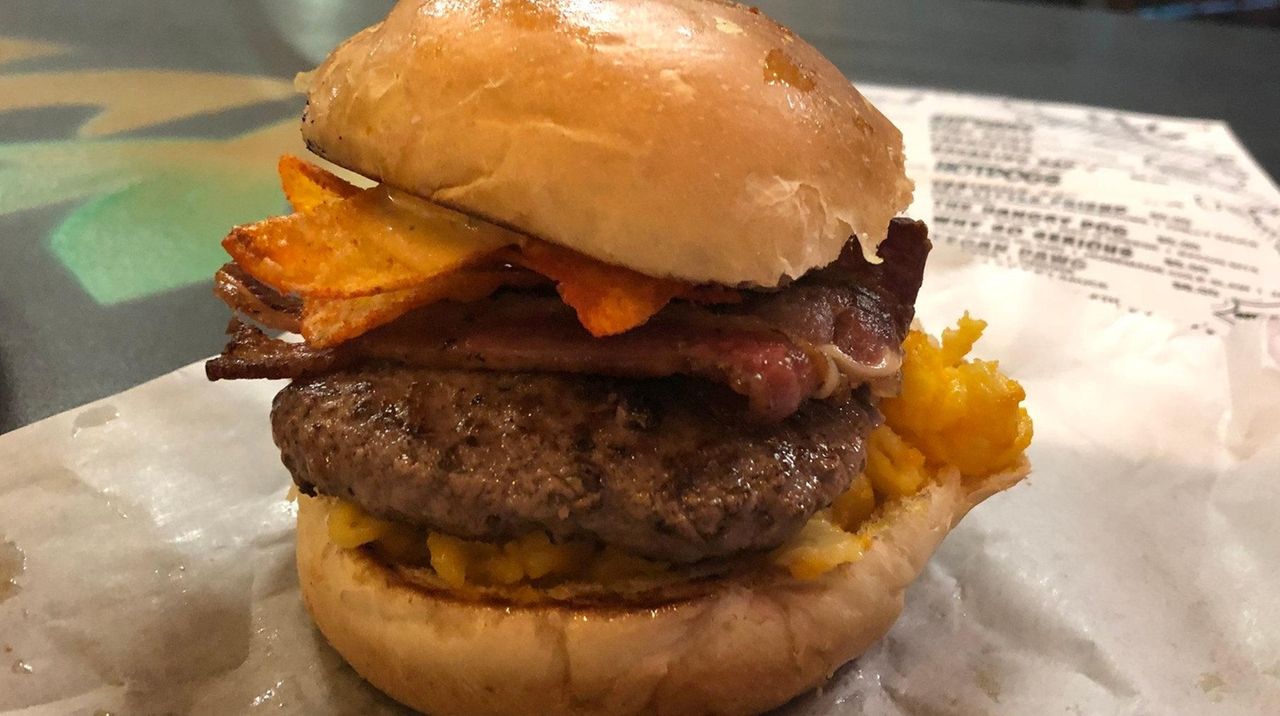 Halal restaurant Hangry opens in New Hyde Park - Newsday