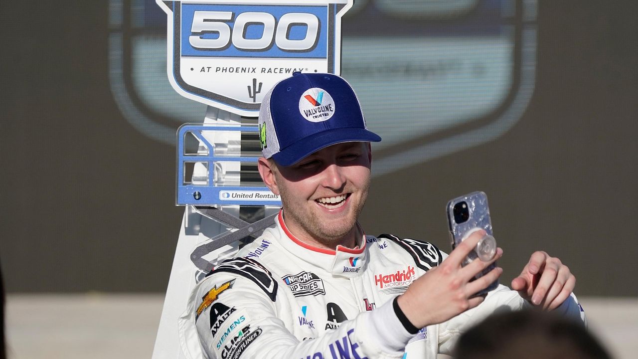 AUTO RACING: Byron and Chevy rolling; F1 is Max's playground - Newsday