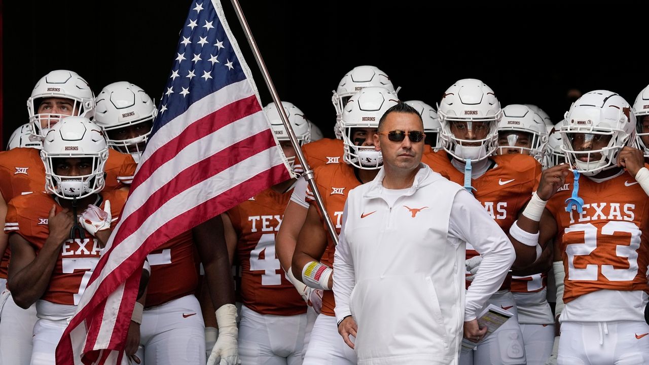 Big 12 all tied up going into November, with Red River rivals among 5 ...