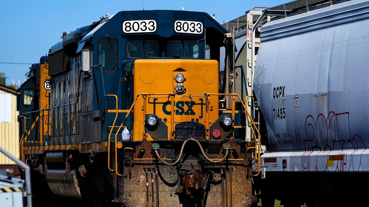 CSX CEO signals he would be open to merger talks as profit falls 14% in ...