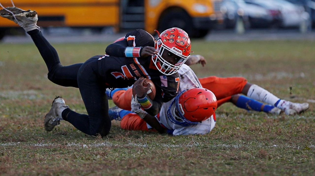 East Rockaway rolls into semifinals - Newsday