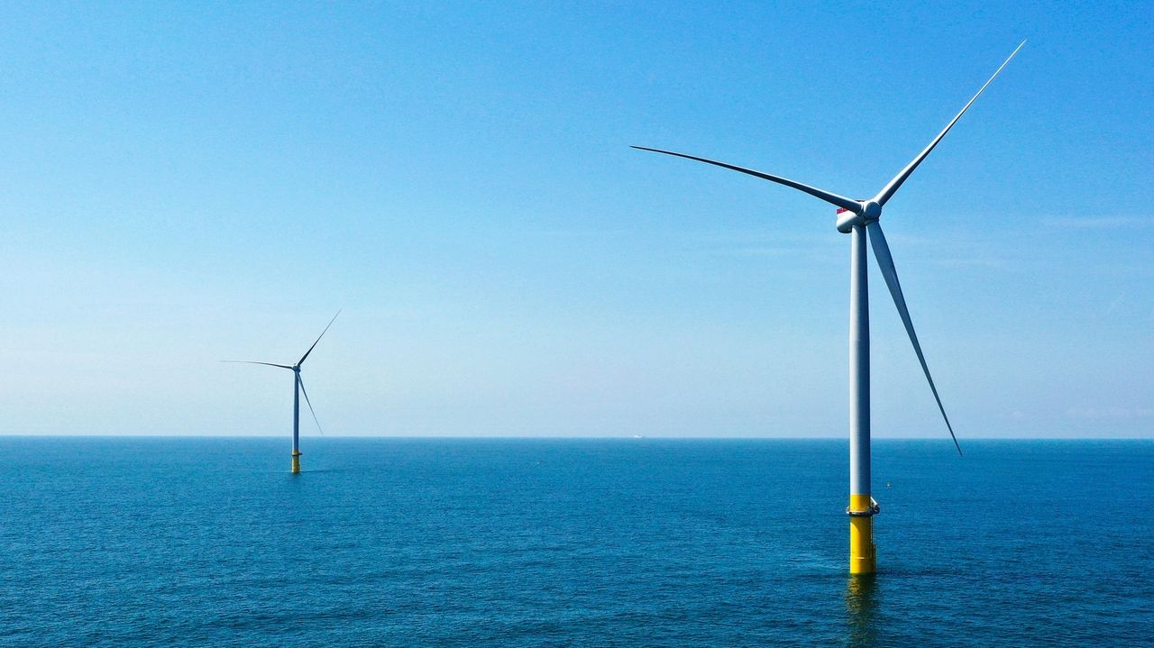 Massive windfarm project to be built off Virginia coast gains key ...